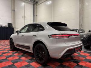 Grey Porsche Macan 2022 in Vilnius, with an engine capacity of 2.93 L and mileage of 18 thousand km for 60990 €, photo 6 on AUTOMOTO.COM.LV