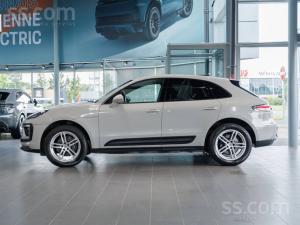 Pelēks Porsche Macan 2022 Rīga, ar dzinēja tilpumu 2.00 L un nobraukumu 131 tūkst. km par 46900 €, foto 3 vietnē AUTOMOTO.COM.LV