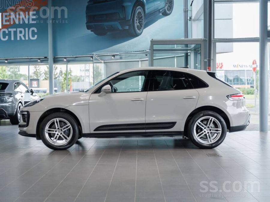 Pelēks Porsche Macan 2022 Rīga, ar dzinēja tilpumu 2.00 L un nobraukumu 131 tūkst. km par 46900 €, foto 3 vietnē AUTOMOTO.COM.LV