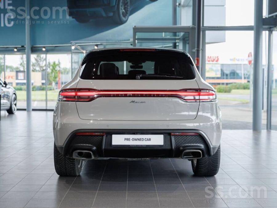 Pelēks Porsche Macan 2022 Rīga, ar dzinēja tilpumu 2.00 L un nobraukumu 131 tūkst. km par 46900 €, foto 7 vietnē AUTOMOTO.COM.LV