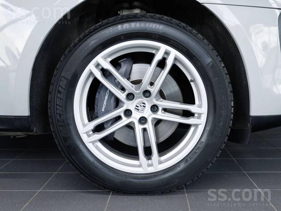 Pelēks Porsche Macan 2022 Rīga, ar dzinēja tilpumu 2.00 L un nobraukumu 131 tūkst. km par 46900 €, foto 15 vietnē AUTOMOTO.COM.LV