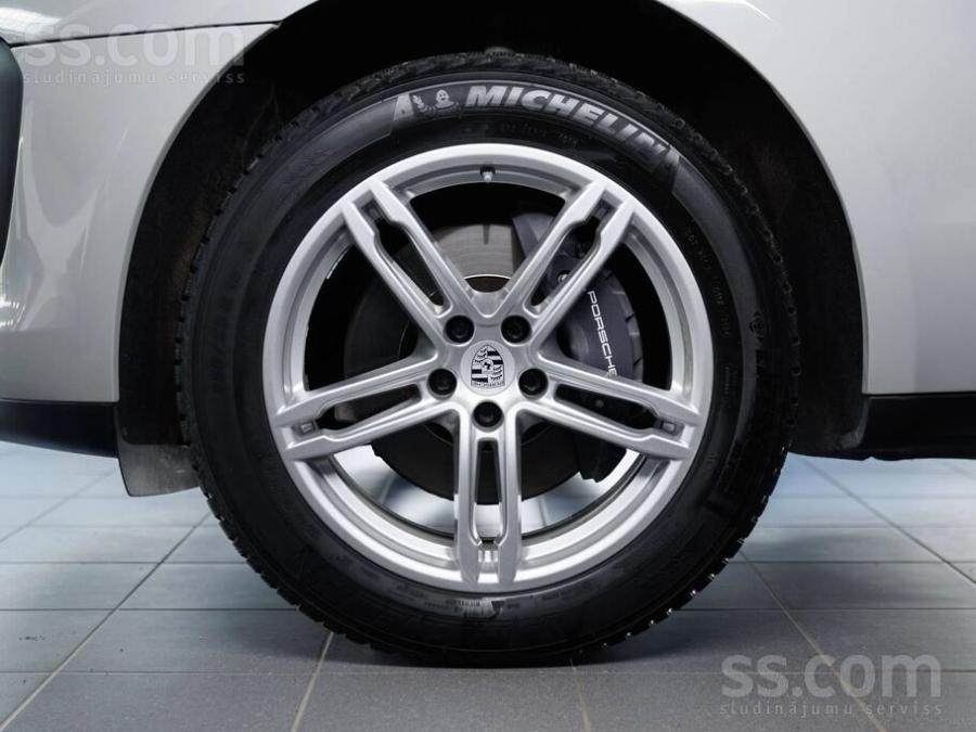 Pelēks Porsche Macan 2022 Rīga, ar dzinēja tilpumu 2.00 L un nobraukumu 131 tūkst. km par 46900 €, foto 17 vietnē AUTOMOTO.COM.LV