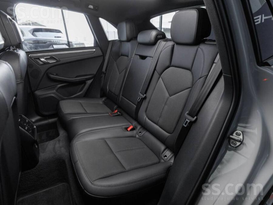 Pelēks Porsche Macan 2022 Rīga, ar dzinēja tilpumu 2.00 L un nobraukumu 131 tūkst. km par 46900 €, foto 21 vietnē AUTOMOTO.COM.LV