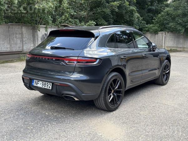 Grey Porsche Macan 2022 in Riga, with an engine capacity of 2.00 L and mileage of 73 thousand km for 48800 €, photo 6 on AUTOMOTO.COM.LV