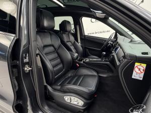 Pelēks Porsche Macan 2023 Avižieniai, ar dzinēja tilpumu 2.00 L un nobraukumu 44 tūkst. km par 54900 €, foto 7 vietnē AUTOMOTO.COM.LV