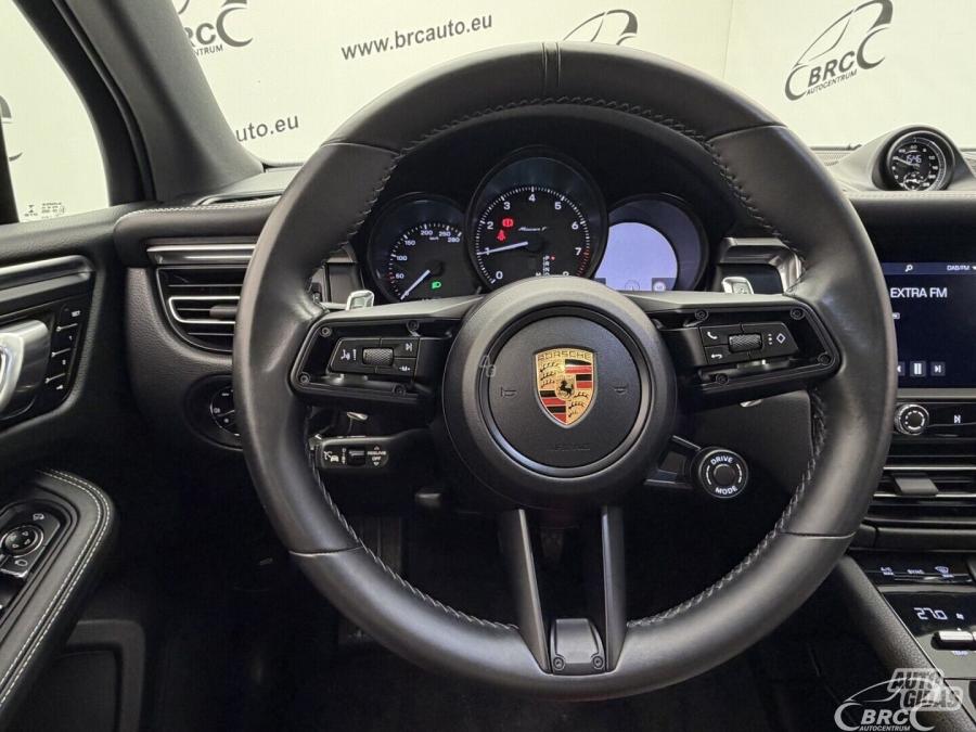 Pelēks Porsche Macan 2023 Avižieniai, ar dzinēja tilpumu 2.00 L un nobraukumu 44 tūkst. km par 54900 €, foto 29 vietnē AUTOMOTO.COM.LV