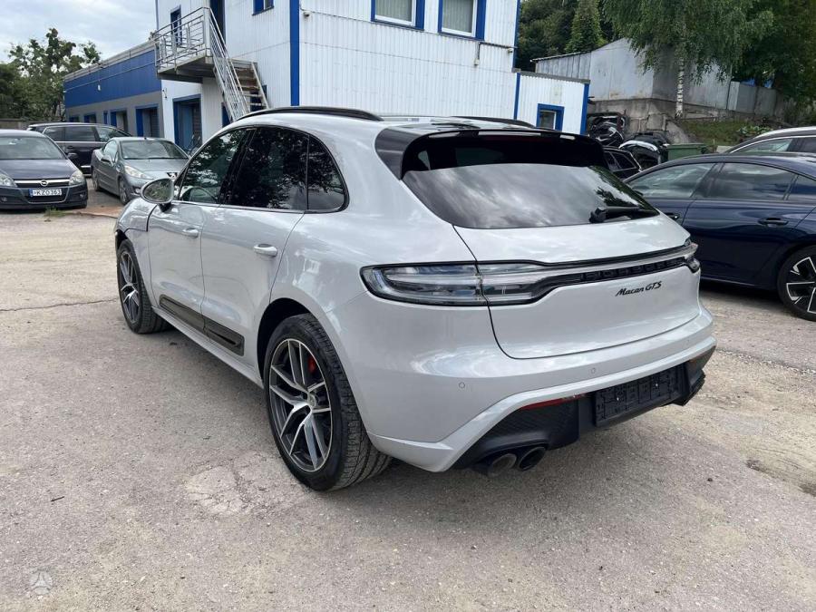 Grey Porsche Macan 2023 in Kaunas, with an engine capacity of 2.89 L and mileage of 56 thousand km for 39900 €, photo 5 on AUTOMOTO.COM.LV