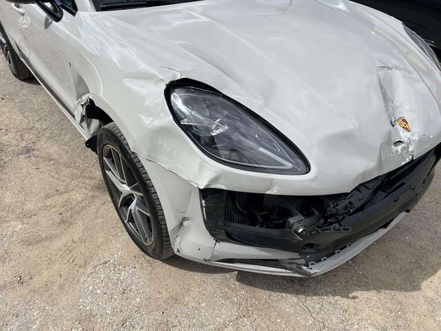 Grey Porsche Macan 2023 in Kaunas, with an engine capacity of 2.89 L and mileage of 56 thousand km for 39900 €, photo 6 on AUTOMOTO.COM.LV