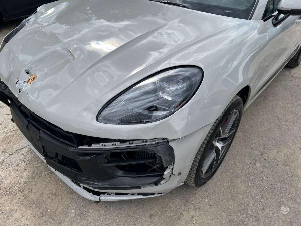 Grey Porsche Macan 2023 in Kaunas, with an engine capacity of 2.89 L and mileage of 56 thousand km for 39900 €, photo 6 on AUTOMOTO.COM.LV