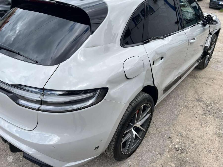 Grey Porsche Macan 2023 in Kaunas, with an engine capacity of 2.89 L and mileage of 56 thousand km for 39900 €, photo 14 on AUTOMOTO.COM.LV