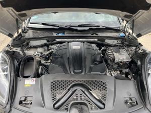 Grey Porsche Macan 2023 in Kaunas, with an engine capacity of 2.89 L and mileage of 56 thousand km for 39900 €, photo 16 on AUTOMOTO.COM.LV
