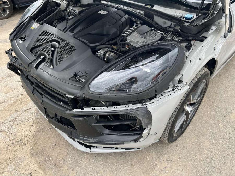 Grey Porsche Macan 2023 in Kaunas, with an engine capacity of 2.89 L and mileage of 56 thousand km for 39900 €, photo 17 on AUTOMOTO.COM.LV