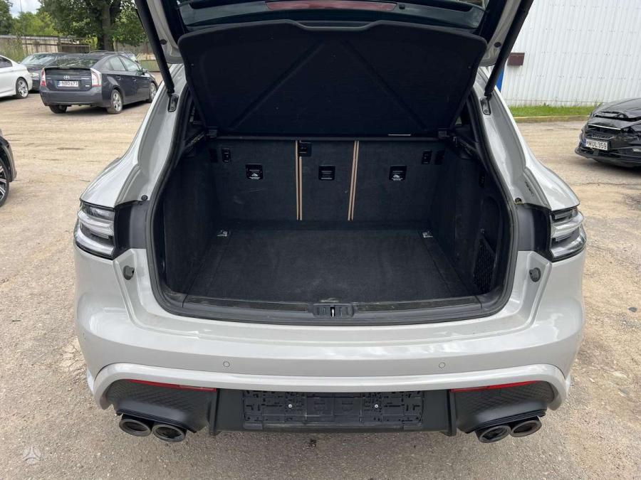 Grey Porsche Macan 2023 in Kaunas, with an engine capacity of 2.89 L and mileage of 56 thousand km for 39900 €, photo 21 on AUTOMOTO.COM.LV