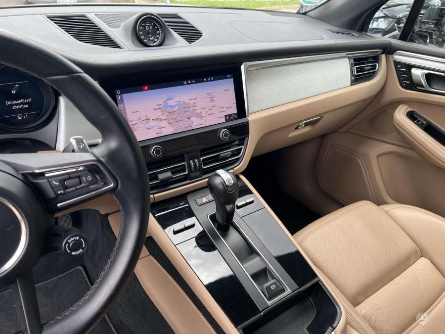 Grey Porsche Macan 2023 in Kaunas, with an engine capacity of 2.89 L and mileage of 56 thousand km for 39900 €, photo 29 on AUTOMOTO.COM.LV