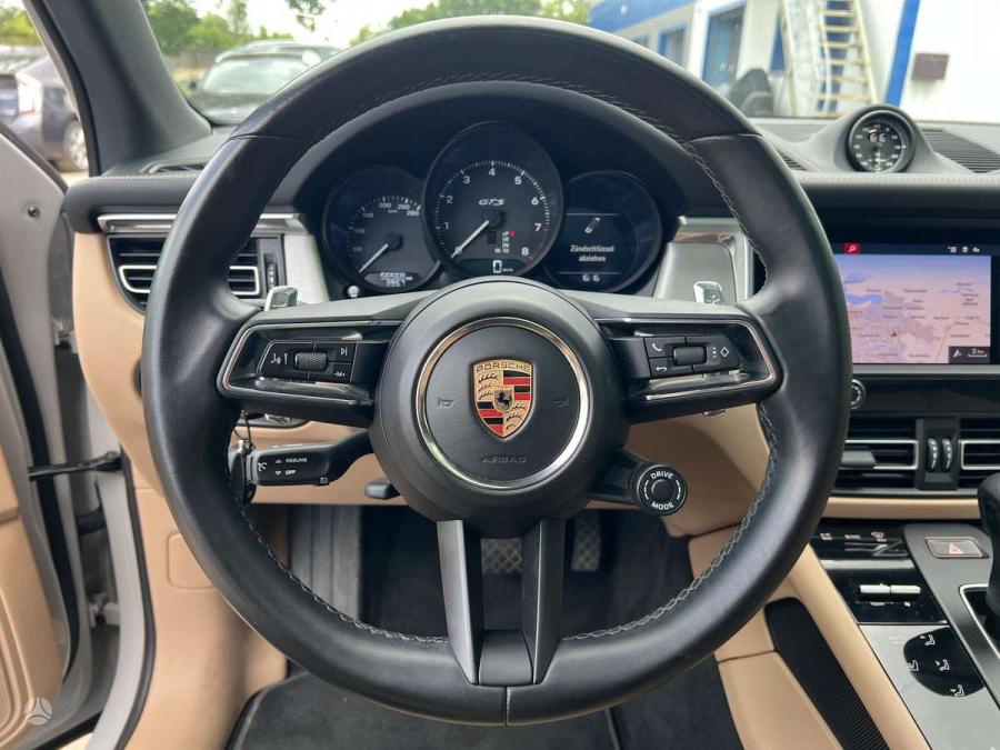 Grey Porsche Macan 2023 in Kaunas, with an engine capacity of 2.89 L and mileage of 56 thousand km for 39900 €, photo 37 on AUTOMOTO.COM.LV