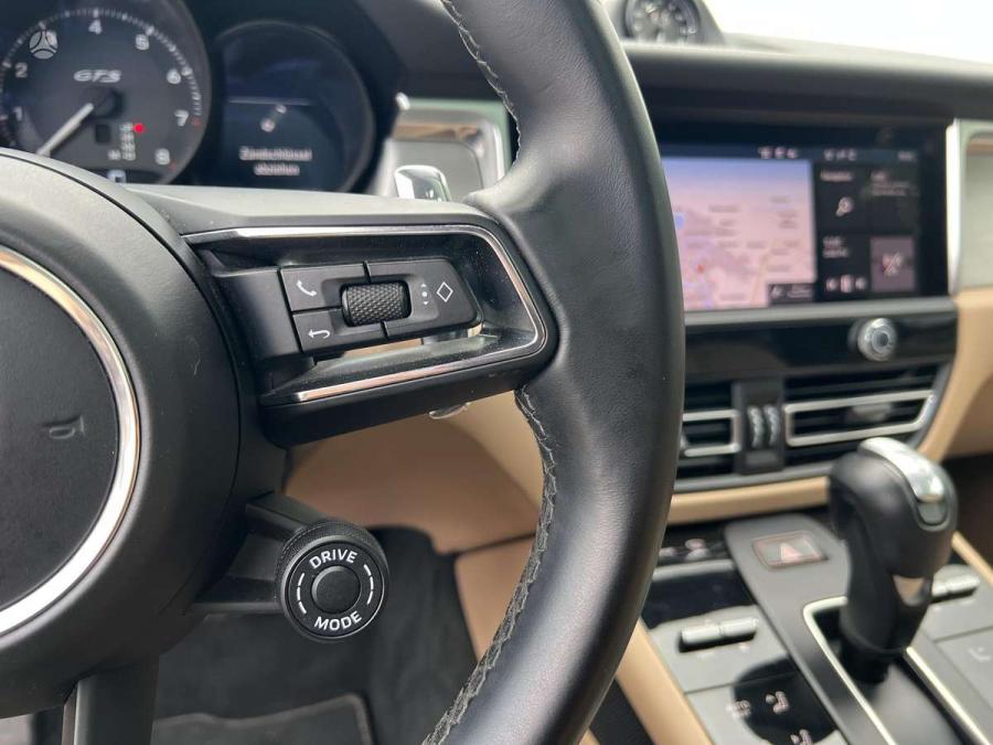Grey Porsche Macan 2023 in Kaunas, with an engine capacity of 2.89 L and mileage of 56 thousand km for 39900 €, photo 38 on AUTOMOTO.COM.LV