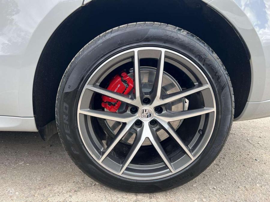 Grey Porsche Macan 2023 in Kaunas, with an engine capacity of 2.89 L and mileage of 56 thousand km for 39900 €, photo 50 on AUTOMOTO.COM.LV