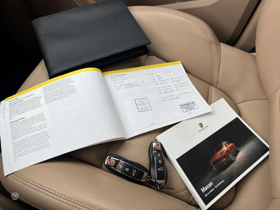 Grey Porsche Macan 2023 in Kaunas, with an engine capacity of 2.89 L and mileage of 56 thousand km for 39900 €, photo 51 on AUTOMOTO.COM.LV