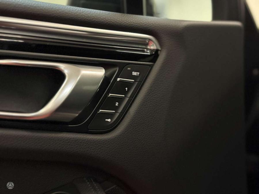 Pelēks Porsche Macan 2023 Viļņa, ar dzinēja tilpumu 2.99 L un nobraukumu 34 tūkst. km par 54900 €, foto 14 vietnē AUTOMOTO.COM.LV