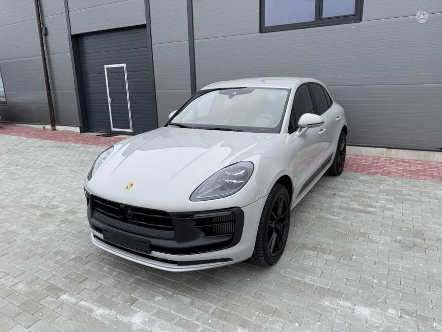 Grey Porsche Macan 2023 in Kaunas, with an engine capacity of 2.89 L and mileage of 76 thousand km for 68490 €, photo 1 on AUTOMOTO.COM.LV