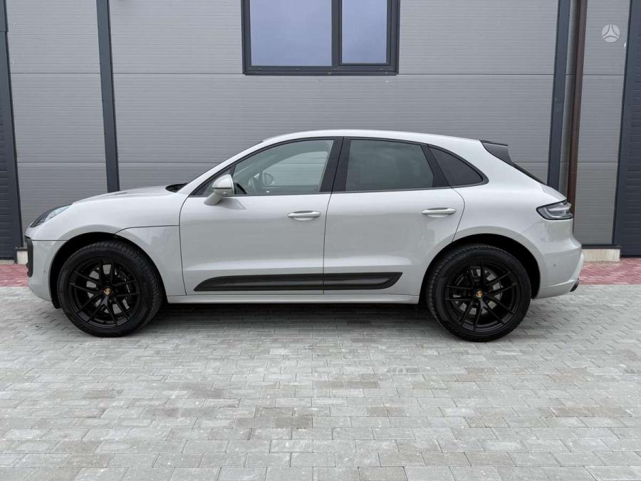 Grey Porsche Macan 2023 in Kaunas, with an engine capacity of 2.89 L and mileage of 76 thousand km for 68490 €, photo 5 on AUTOMOTO.COM.LV