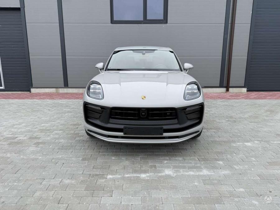 Grey Porsche Macan 2023 in Kaunas, with an engine capacity of 2.89 L and mileage of 76 thousand km for 68490 €, photo 6 on AUTOMOTO.COM.LV