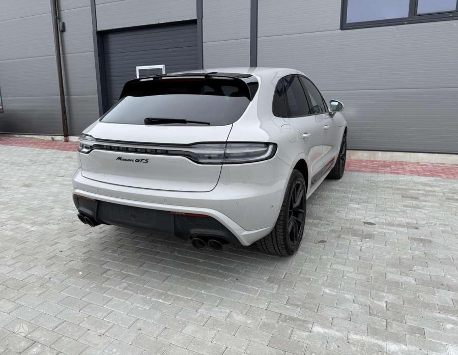 Grey Porsche Macan 2023 in Kaunas, with an engine capacity of 2.89 L and mileage of 76 thousand km for 68490 €, photo 8 on AUTOMOTO.COM.LV