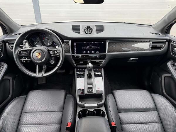 Grey Porsche Macan 2023 in Kaunas, with an engine capacity of 2.89 L and mileage of 76 thousand km for 68490 €, photo 9 on AUTOMOTO.COM.LV