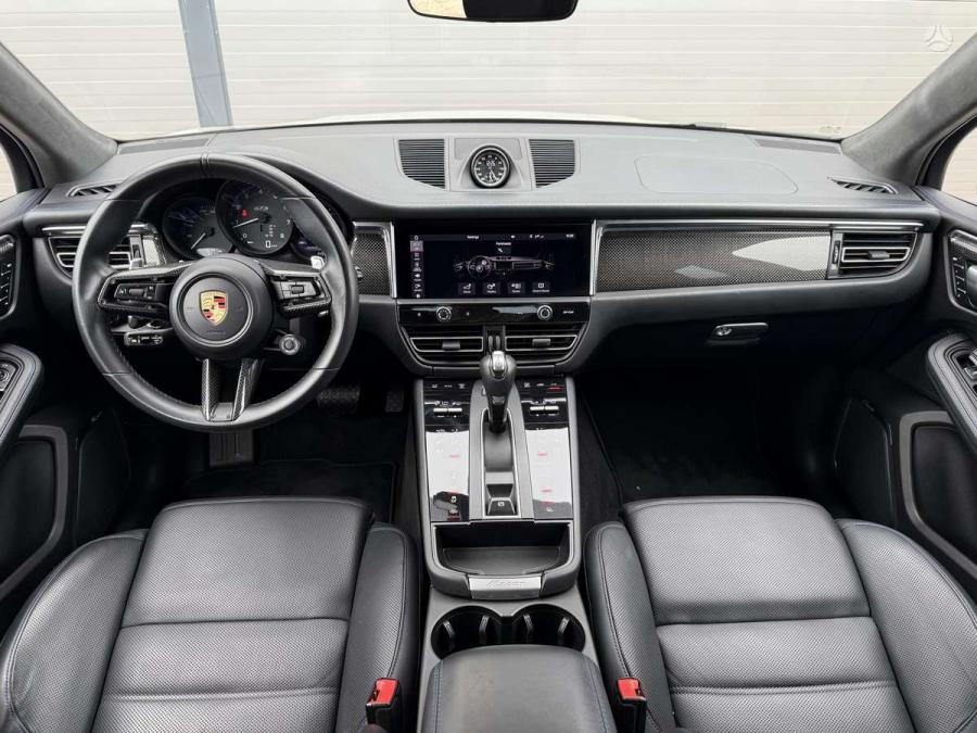 Grey Porsche Macan 2023 in Kaunas, with an engine capacity of 2.89 L and mileage of 76 thousand km for 68490 €, photo 10 on AUTOMOTO.COM.LV