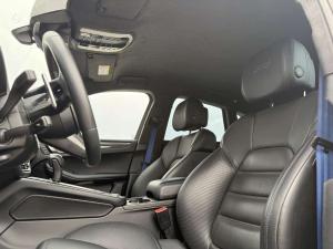 Grey Porsche Macan 2023 in Kaunas, with an engine capacity of 2.89 L and mileage of 76 thousand km for 68490 €, photo 14 on AUTOMOTO.COM.LV