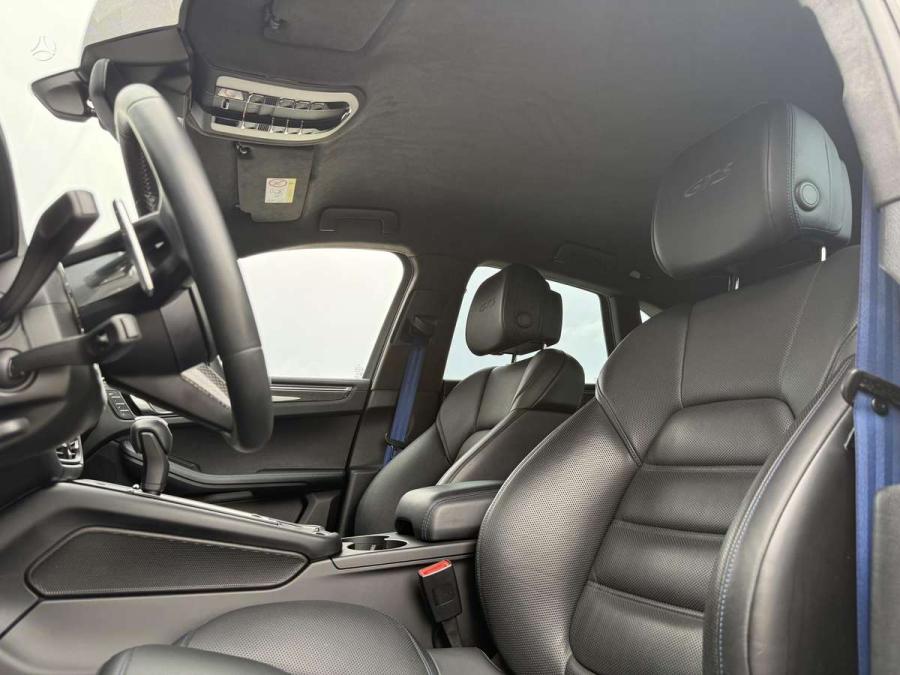 Grey Porsche Macan 2023 in Kaunas, with an engine capacity of 2.89 L and mileage of 76 thousand km for 68490 €, photo 14 on AUTOMOTO.COM.LV