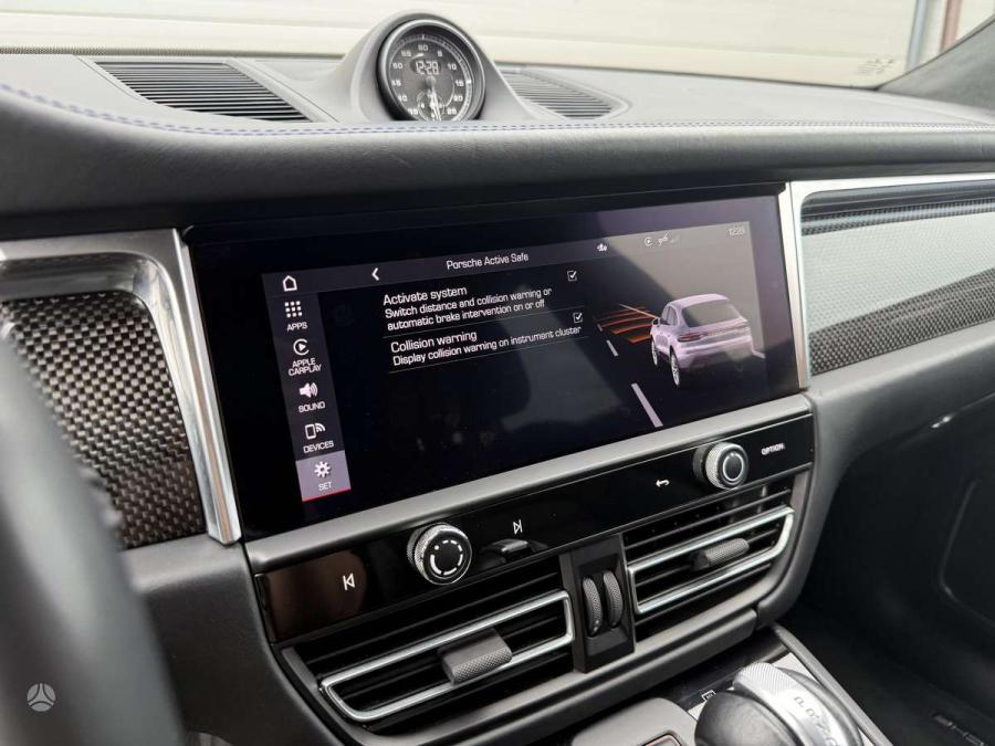 Grey Porsche Macan 2023 in Kaunas, with an engine capacity of 2.89 L and mileage of 76 thousand km for 68490 €, photo 18 on AUTOMOTO.COM.LV