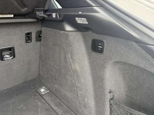 Grey Porsche Macan 2023 in Kaunas, with an engine capacity of 2.89 L and mileage of 76 thousand km for 68490 €, photo 25 on AUTOMOTO.COM.LV