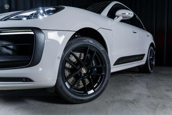 Grey Porsche Macan 2023 in Vilnius, with an engine capacity of 2.99 L and mileage of 76 thousand km for 72000 €, photo 9 on AUTOMOTO.COM.LV