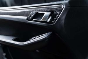 Grey Porsche Macan 2023 in Vilnius, with an engine capacity of 2.99 L and mileage of 76 thousand km for 72000 €, photo 15 on AUTOMOTO.COM.LV