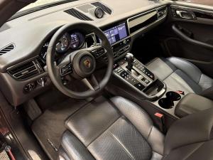 Grey Porsche Macan 2023 in Vilnius, with an engine capacity of 2.99 L and mileage of 34 thousand km for 54790 €, photo 12 on AUTOMOTO.COM.LV