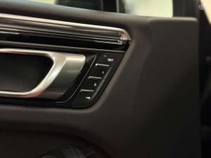 Grey Porsche Macan 2023 in Vilnius, with an engine capacity of 2.99 L and mileage of 34 thousand km for 54790 €, photo 14 on AUTOMOTO.COM.LV