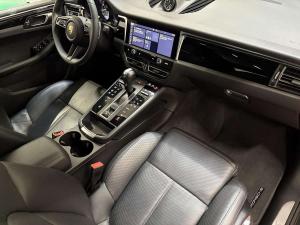 Grey Porsche Macan 2023 in Vilnius, with an engine capacity of 2.99 L and mileage of 34 thousand km for 54790 €, photo 18 on AUTOMOTO.COM.LV