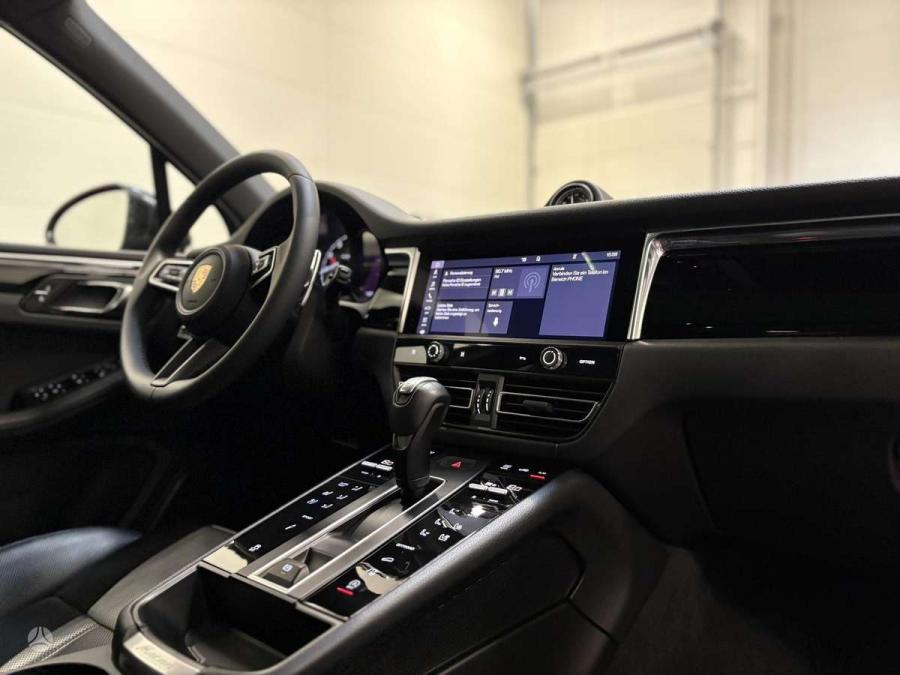 Grey Porsche Macan 2023 in Vilnius, with an engine capacity of 2.99 L and mileage of 34 thousand km for 54790 €, photo 20 on AUTOMOTO.COM.LV