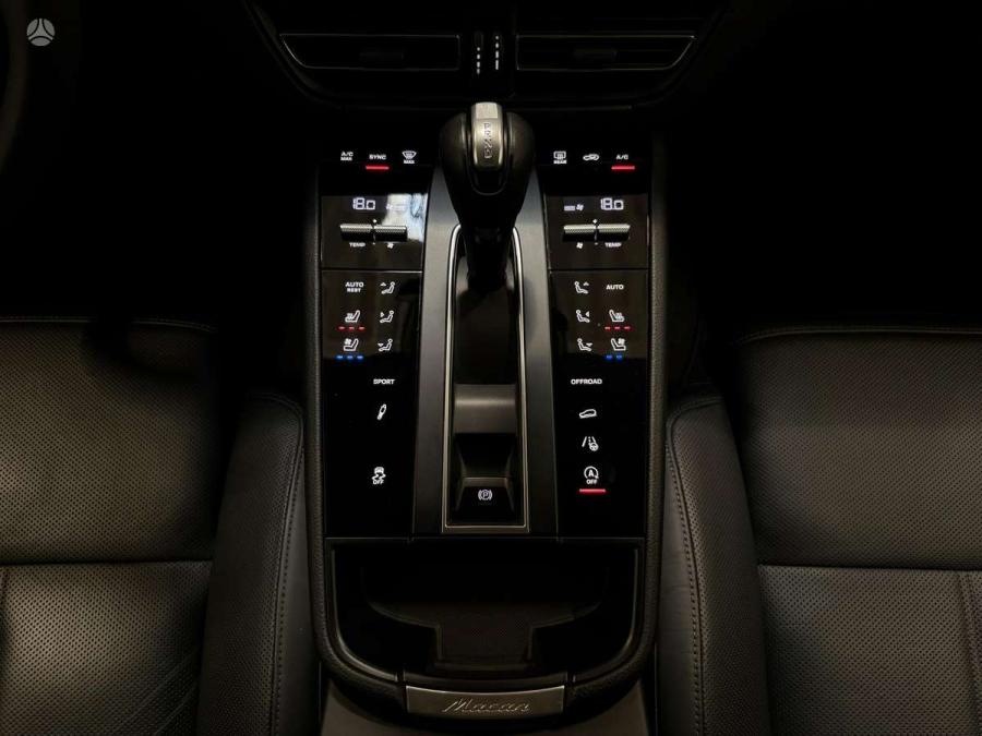 Grey Porsche Macan 2023 in Vilnius, with an engine capacity of 2.99 L and mileage of 34 thousand km for 54790 €, photo 22 on AUTOMOTO.COM.LV