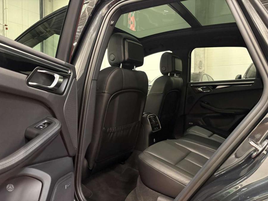 Grey Porsche Macan 2023 in Vilnius, with an engine capacity of 2.99 L and mileage of 34 thousand km for 54790 €, photo 28 on AUTOMOTO.COM.LV