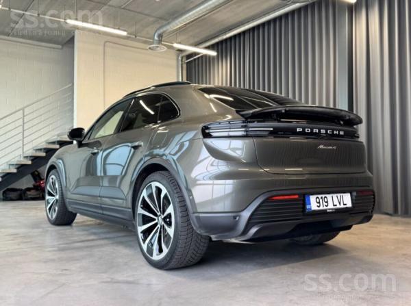 Pelēks Porsche Macan 2024 Tallina, ar dzinēja tilpumu 3.00 L un nobraukumu 15 tūkst. km par 84990 €, foto 4 vietnē AUTOMOTO.COM.LV