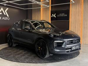 Grey Porsche Macan 2024 in Kaunas, with an engine capacity of 2.89 L and mileage of 24 thousand km for 62490 €, photo 3 on AUTOMOTO.COM.LV