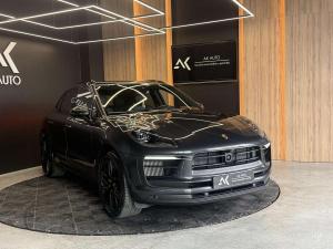 Grey Porsche Macan 2024 in Kaunas, with an engine capacity of 2.89 L and mileage of 24 thousand km for 62490 €, photo 4 on AUTOMOTO.COM.LV
