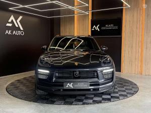 Grey Porsche Macan 2024 in Kaunas, with an engine capacity of 2.89 L and mileage of 24 thousand km for 62490 €, photo 5 on AUTOMOTO.COM.LV