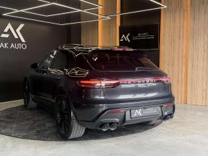 Grey Porsche Macan 2024 in Kaunas, with an engine capacity of 2.89 L and mileage of 24 thousand km for 62490 €, photo 10 on AUTOMOTO.COM.LV