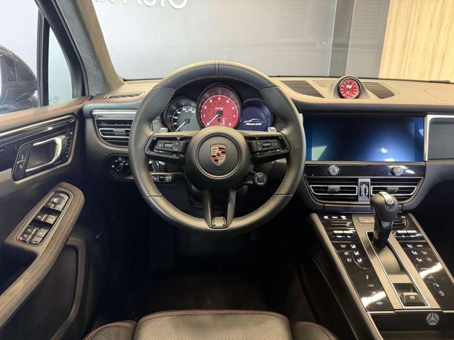 Grey Porsche Macan 2024 in Kaunas, with an engine capacity of 2.89 L and mileage of 24 thousand km for 62490 €, photo 16 on AUTOMOTO.COM.LV