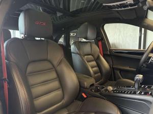 Grey Porsche Macan 2024 in Kaunas, with an engine capacity of 2.89 L and mileage of 24 thousand km for 62490 €, photo 20 on AUTOMOTO.COM.LV