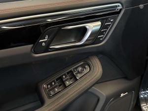 Grey Porsche Macan 2024 in Kaunas, with an engine capacity of 2.89 L and mileage of 24 thousand km for 62490 €, photo 26 on AUTOMOTO.COM.LV