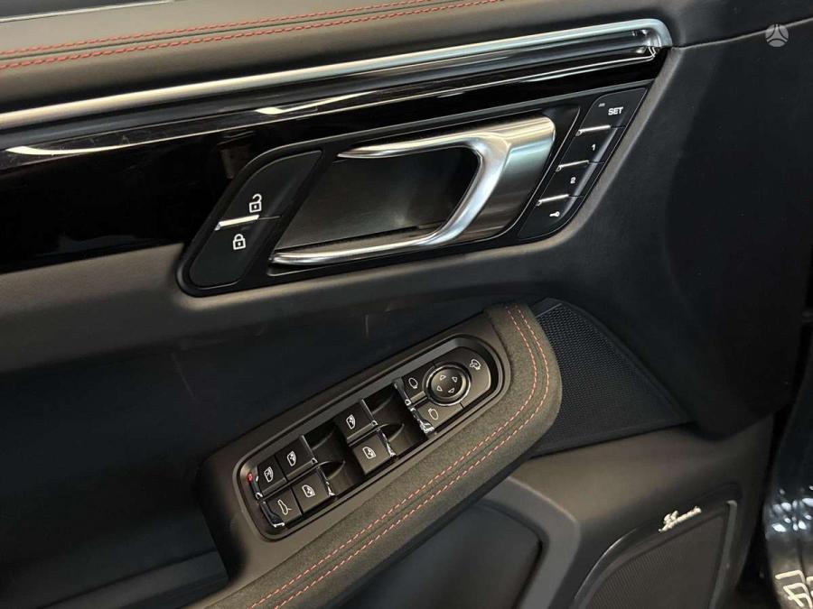 Grey Porsche Macan 2024 in Kaunas, with an engine capacity of 2.89 L and mileage of 24 thousand km for 62490 €, photo 26 on AUTOMOTO.COM.LV